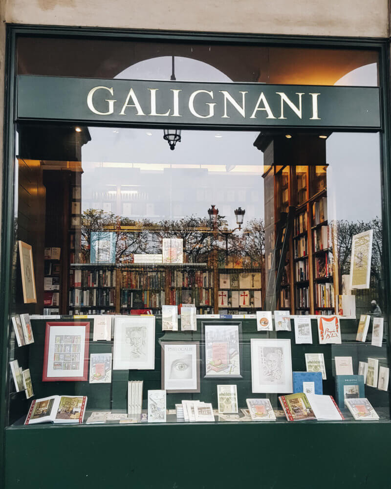 Librairie Galignani @ Paris, France * 吹抜けが美しい、パリの正統派書店 – mikitravelgram